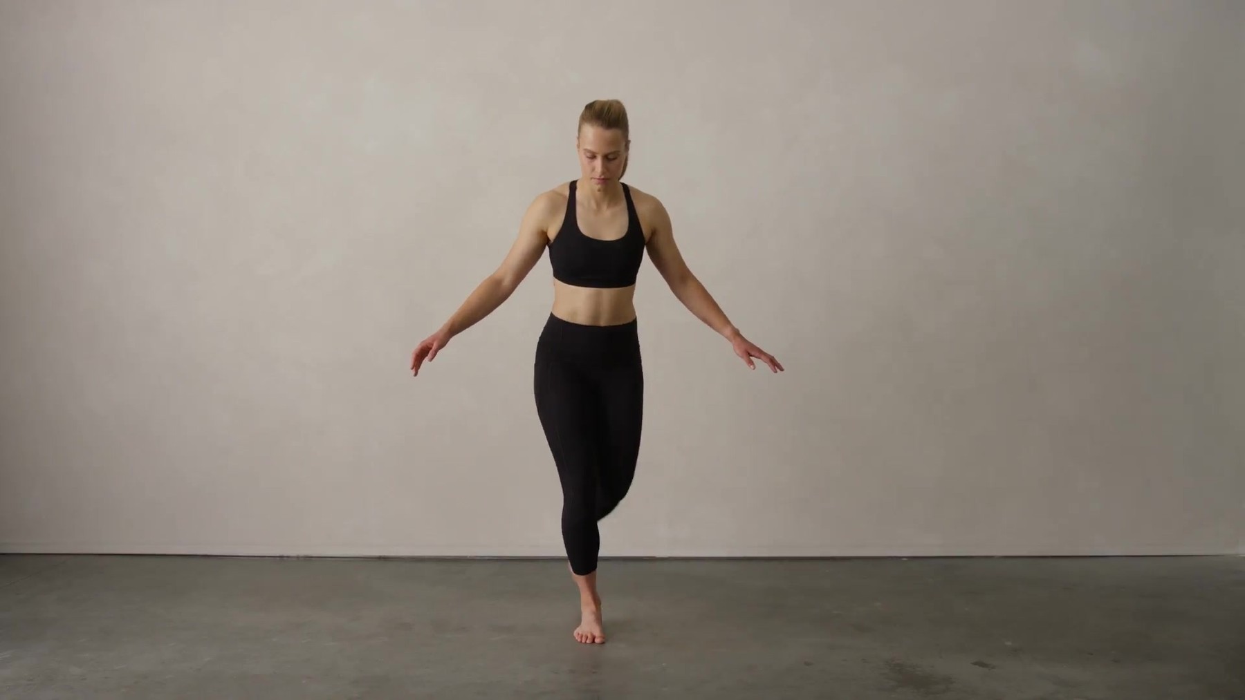 The 10 Best Core Balancing Exercises To Improve Your Core Stability